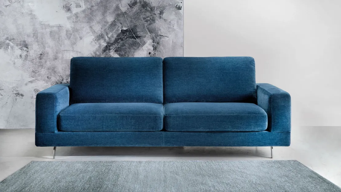 Divano blu con slitta seduta